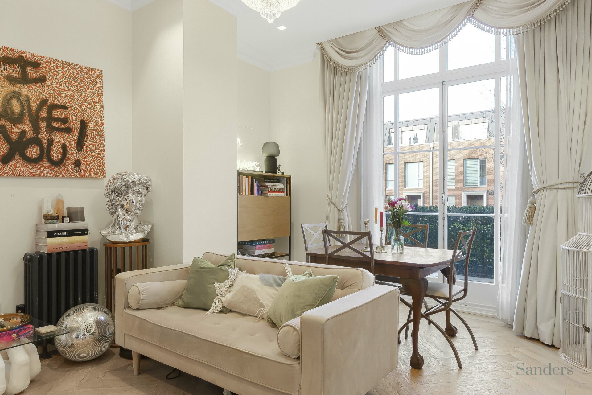 Hackney Area Guide > Sanders